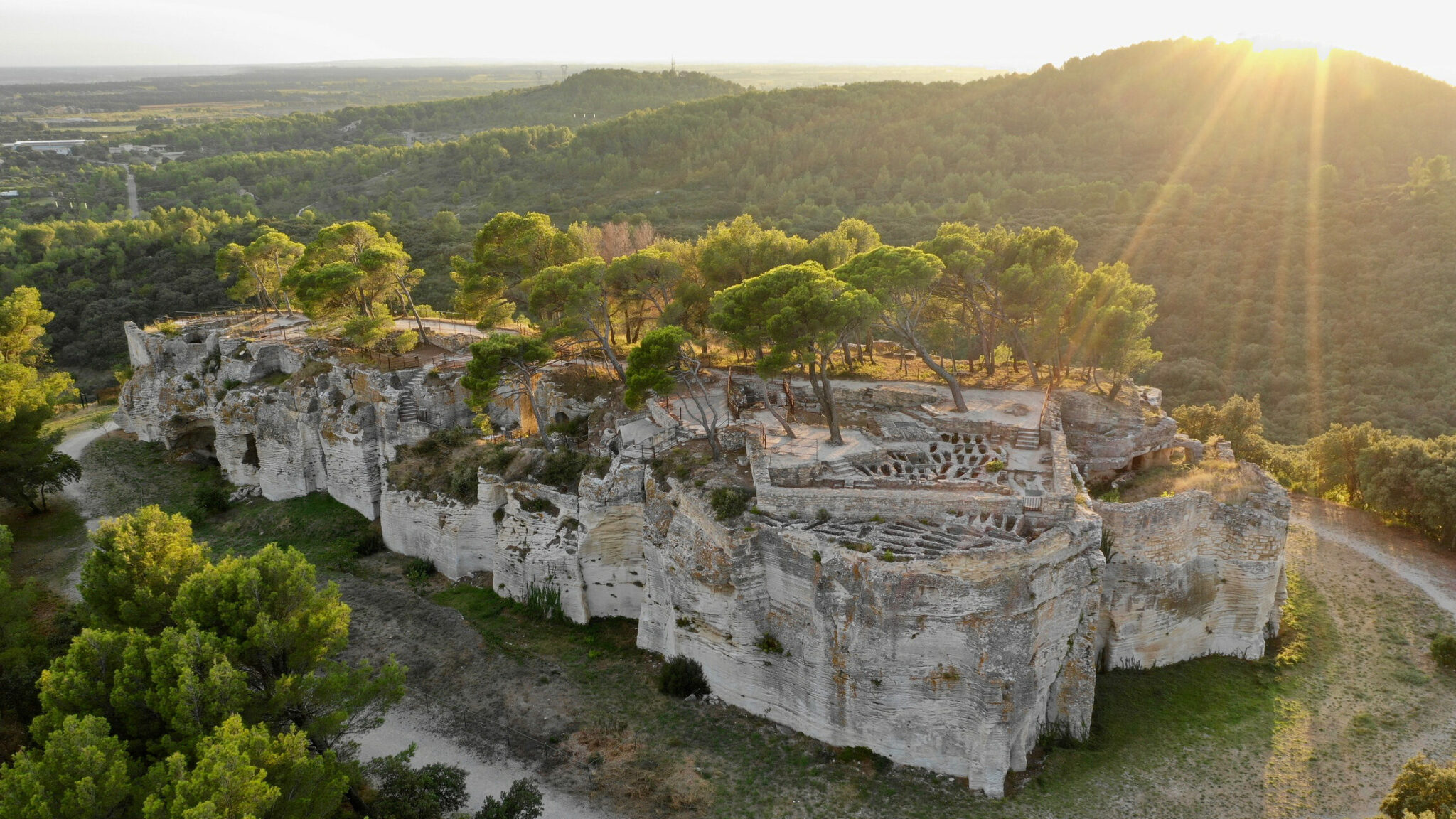 L’Abbaye troglodytique de Saint-Roman